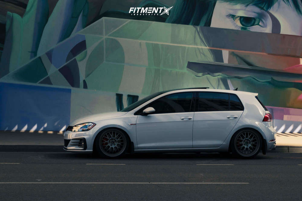 2019 Volkswagen GTI SE with 19x8.5 Fifteen52 Holeshot and Venom Power ...