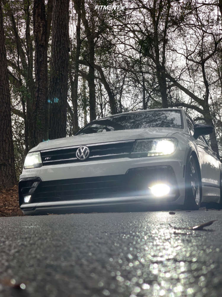 2020 Volkswagen Tiguan SE R-Line Black with 19x8.5 Konig Countergram ...