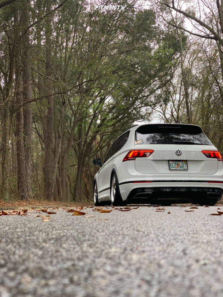 2020 Volkswagen Tiguan SE R-Line Black with 19x8.5 Konig Countergram ...