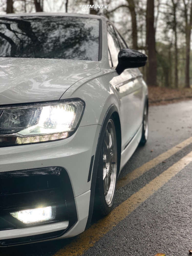 2020 Volkswagen Tiguan SE R-Line Black with 19x8.5 Konig Countergram ...