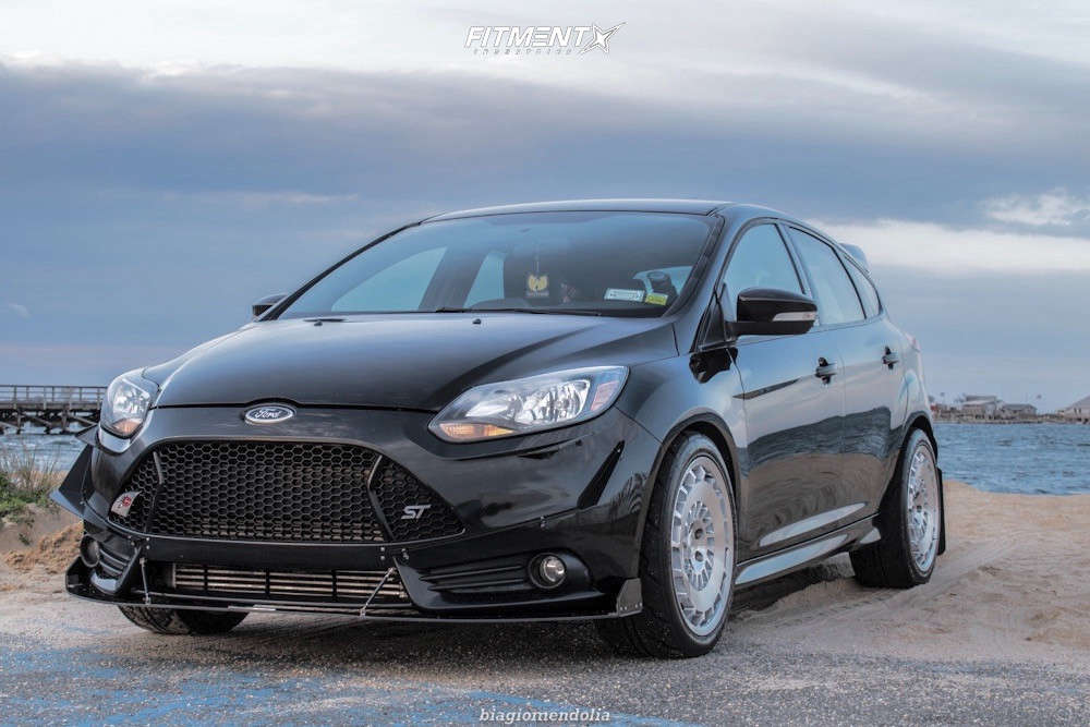 2013 Ford Focus ST with 18x8.5 Rotiform Ccv and Lexani 245x45 on Stock ...