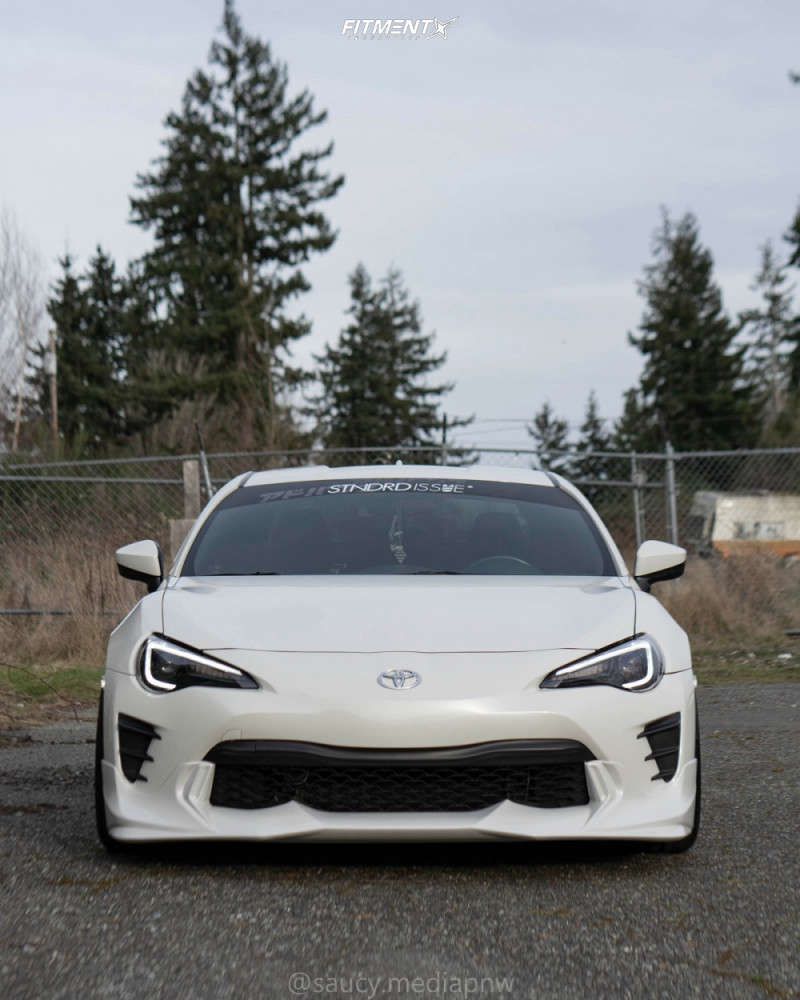 2017 Toyota 86 Base with 18x9.5 Enkei Rpf1 and Continental 245x35 on ...