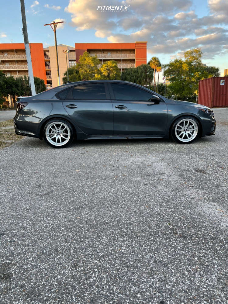 Kia Forte Lowered Kia Cerato (Forte) Sedan Becomes Longer, Lower And