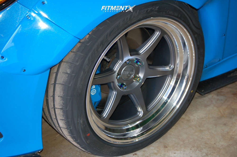 2017 Ford Focus RS with 18x10.5 Kansei Roku and Federal 285x35 on ...