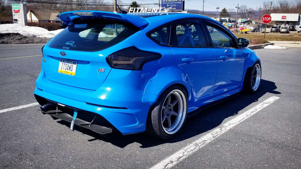 2017 Ford Focus RS with 18x10.5 Kansei Roku and Federal 285x35 on ...
