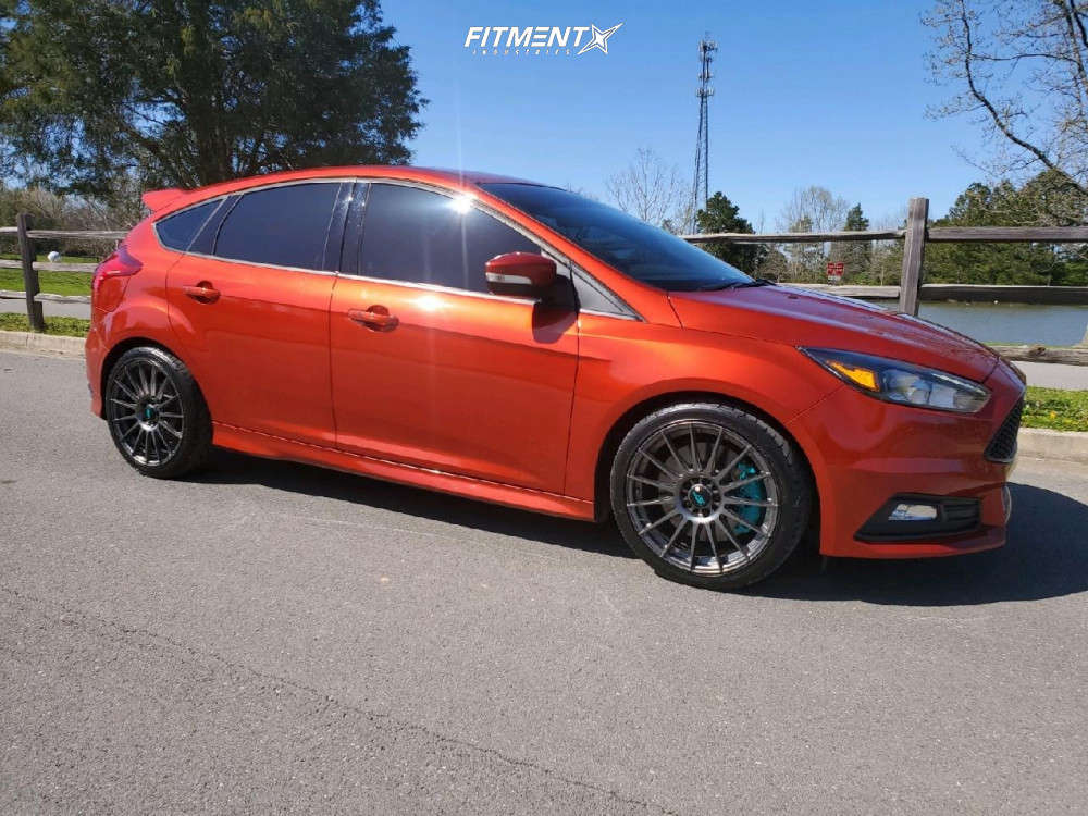 2018 Ford Focus ST with 18x8 Konig Rennform and Nitto 235x45 on Stock ...