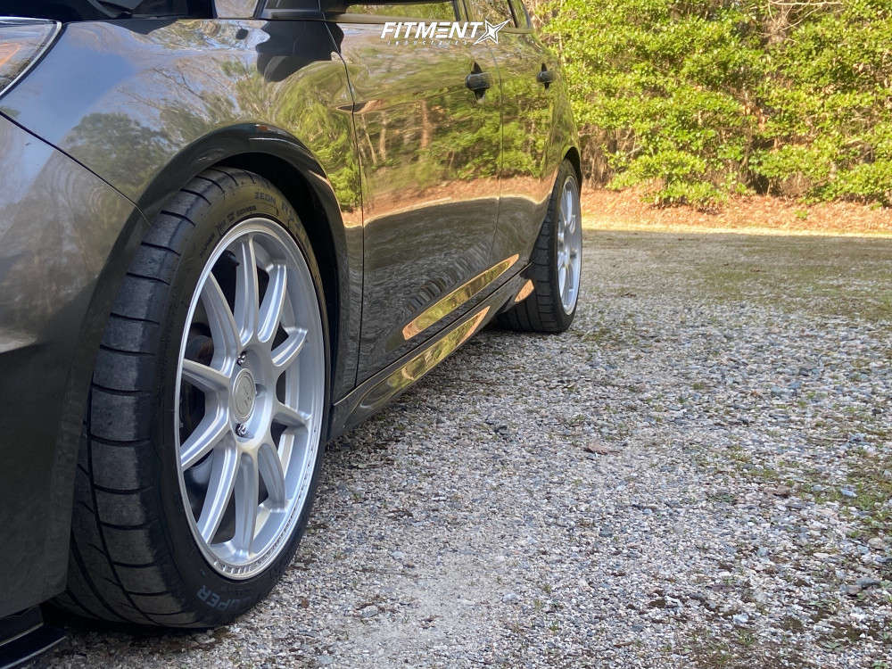 2017 Ford Focus ST with 18x8.5 Motegi Mr140 and Cooper 235x40 on ...