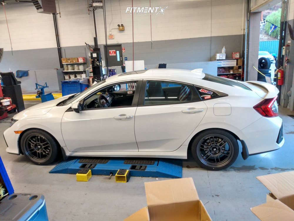 2019 Honda Civic Si with 18x8.5 MST Suzuka and Firestone 235x40 on ...