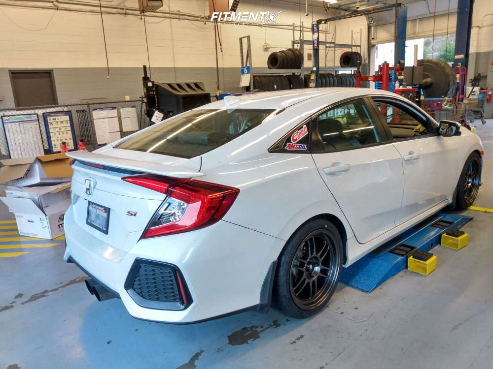 2019 Honda Civic Si with 18x8.5 MST Suzuka and Firestone 235x40 on ...