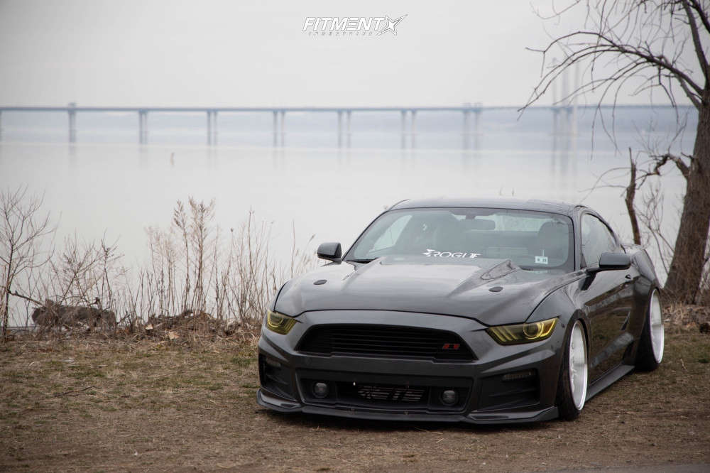 2016 Ford Mustang EcoBoost Premium with 19x10.5 ESR Cs12 and Federal ...
