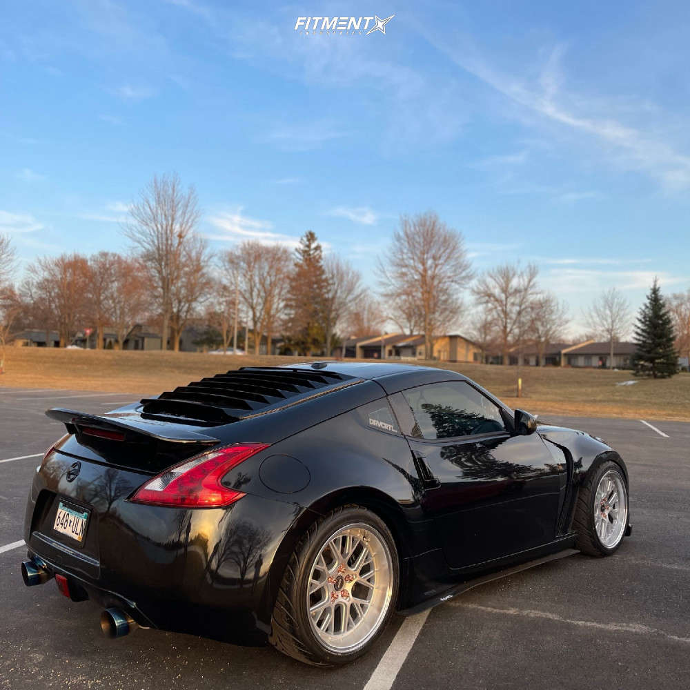 2009 Nissan 370Z Touring with 19x9.5 ESR Cs11 and Federal 255x35 on Air ...