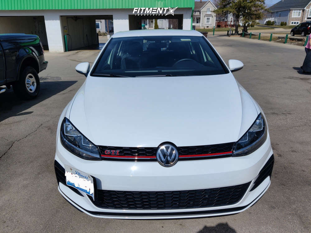 2020 Volkswagen GTI S with 18x8 Neuspeed Rse122 and Continental 225x40 ...