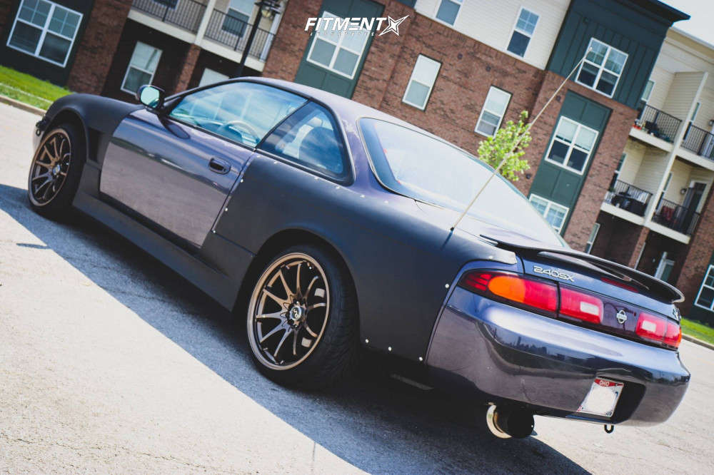 1995 Nissan 240SX SE with 18x9.5 JNC JNC006 and Federal 215x35 on Stock ...