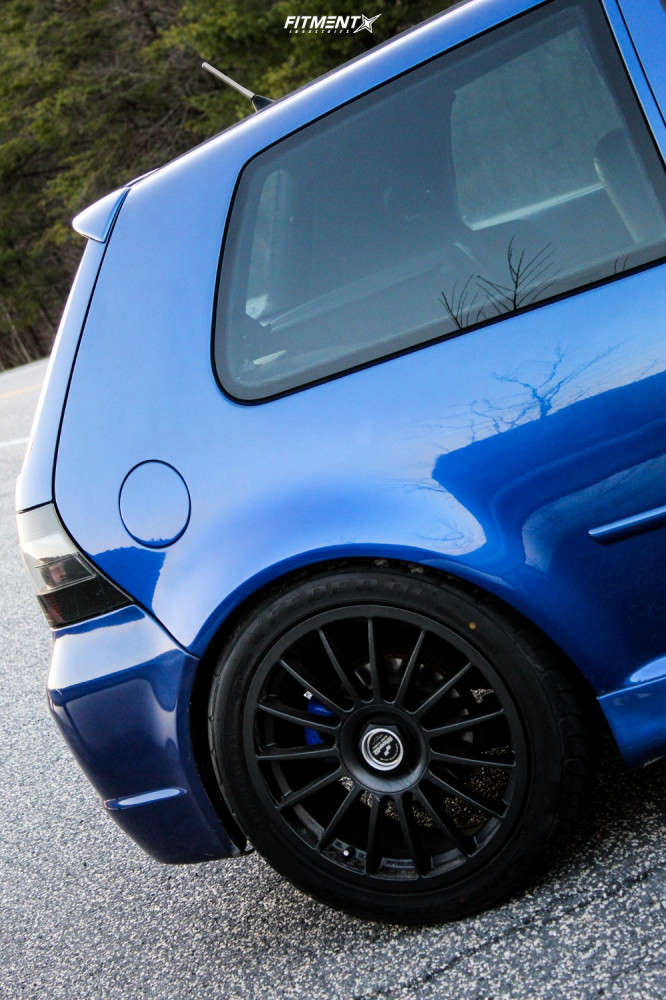 2004 Volkswagen R32 Base with 18x8.5 Fifteen52 Podium and Federal ...