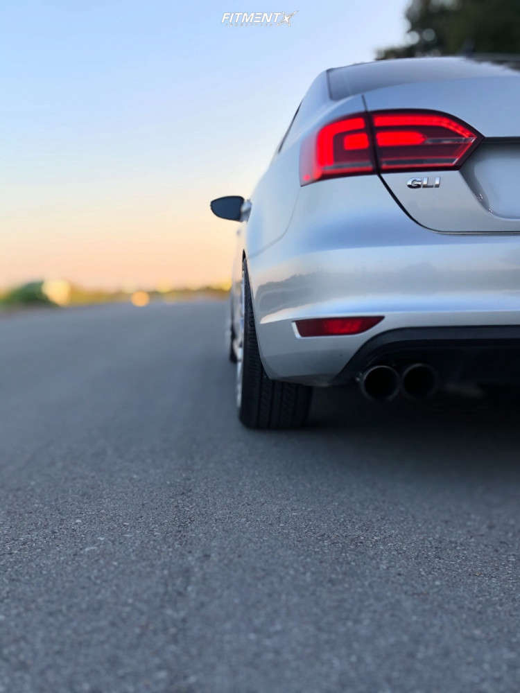 2014 Volkswagen Jetta GLI with 18x8.5 Rotiform Rse and Yokohama 235x40 ...