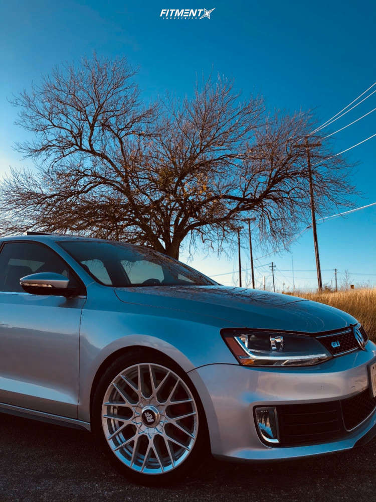 2014 Volkswagen Jetta GLI with 18x8.5 Rotiform Rse and Yokohama 235x40 ...