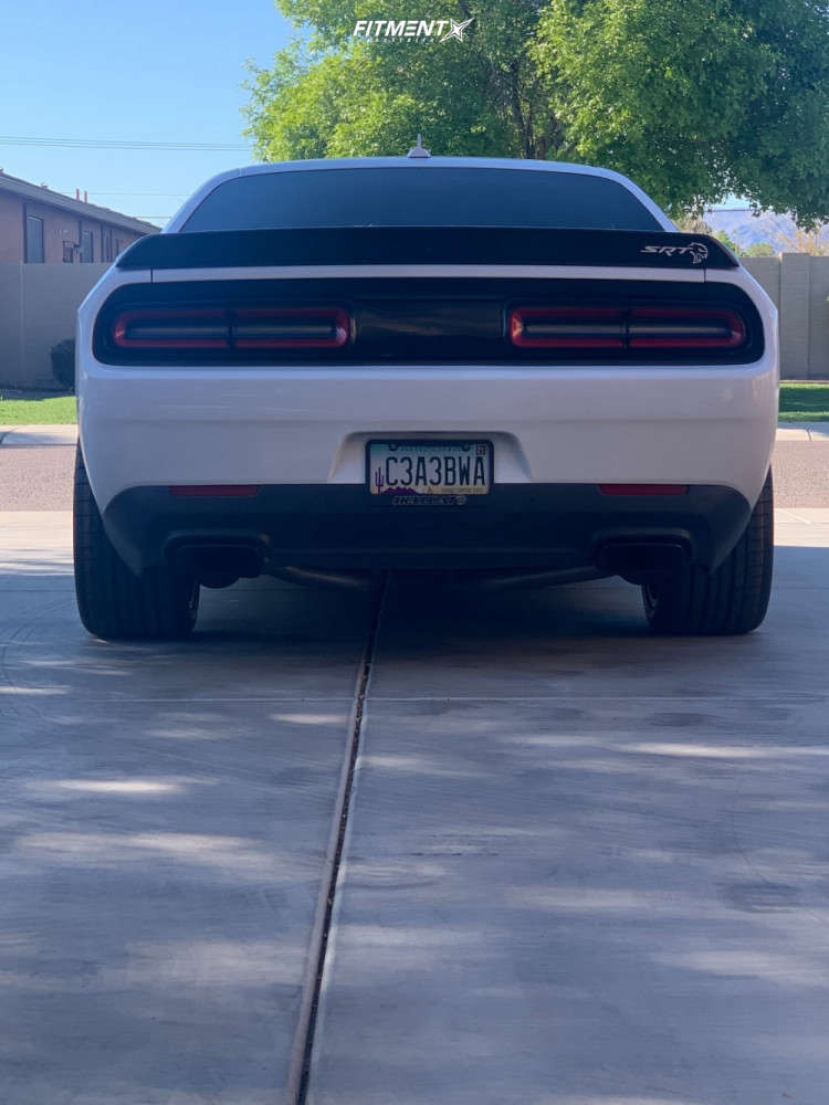 2016 Dodge Challenger SRT Hellcat with 20x10 Ferrada FR3 and ...