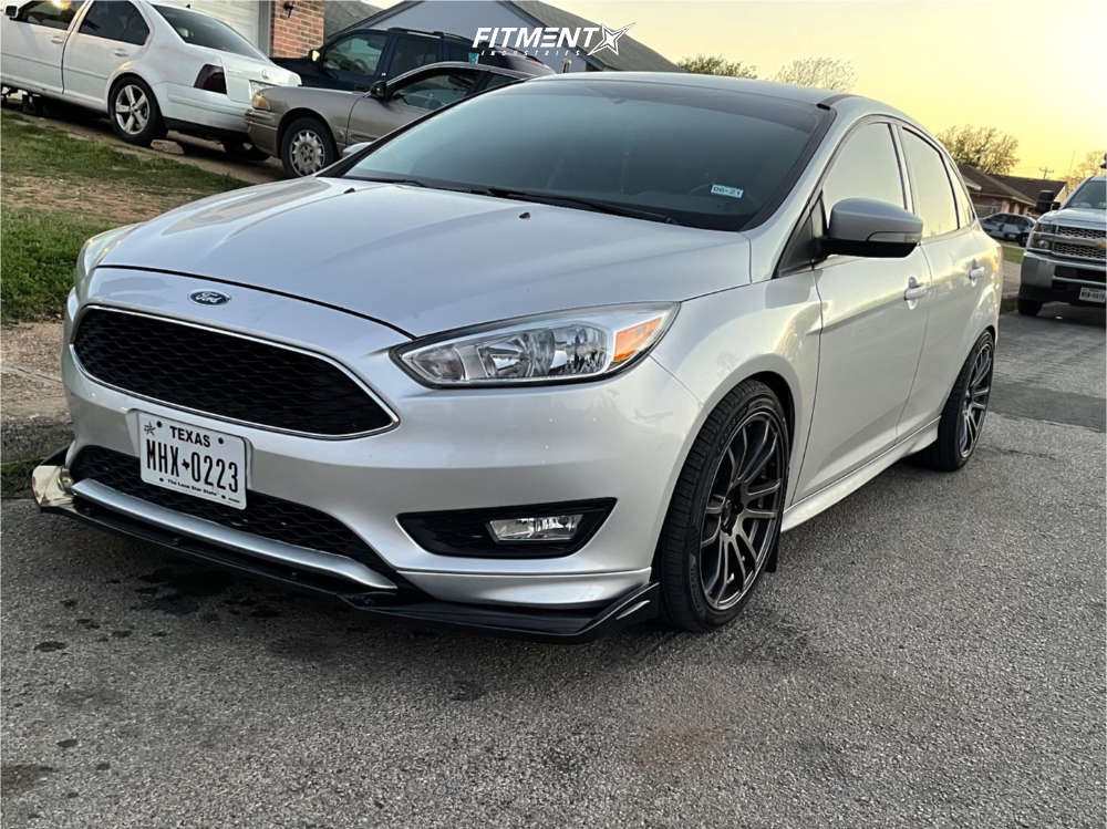 2015 Ford Focus SE with 18x8.5 Vors Tr10 and Landsail 235x45 on ...
