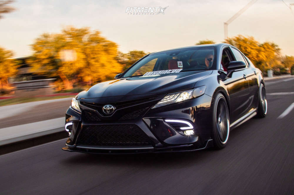 2018 Toyota Camry XSE with 20x9 Rohana RC10 and Toyo Tires 245x35 on ...