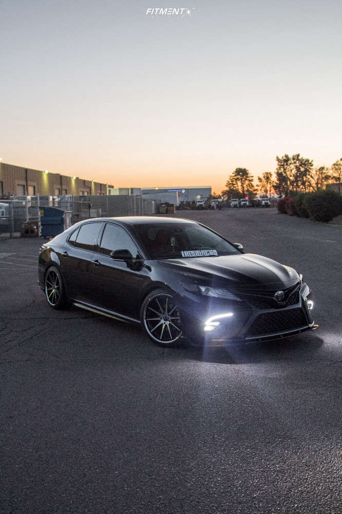 2018 Toyota Camry XSE with 20x9 Rohana RC10 and Toyo Tires 245x35 on ...