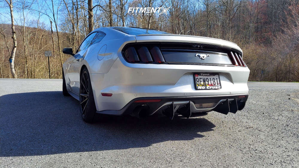 2016 Ford Mustang EcoBoost Premium with 20x8.5 Ravetti M10 and Vercelli ...