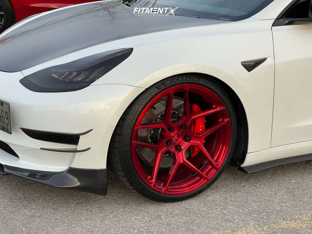 2020 Tesla 3 Performance with 20x9.5 BC Forged EH309 and Michelin ...