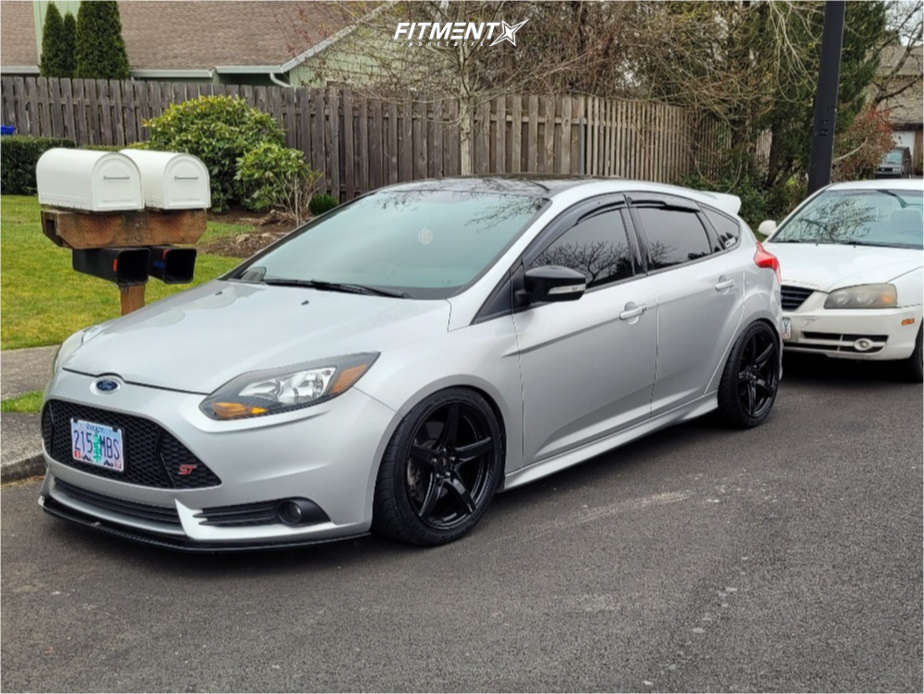 Option Lab R555 18x9.5 38 Black | L55-89565-38-BLK | Fitment Industries