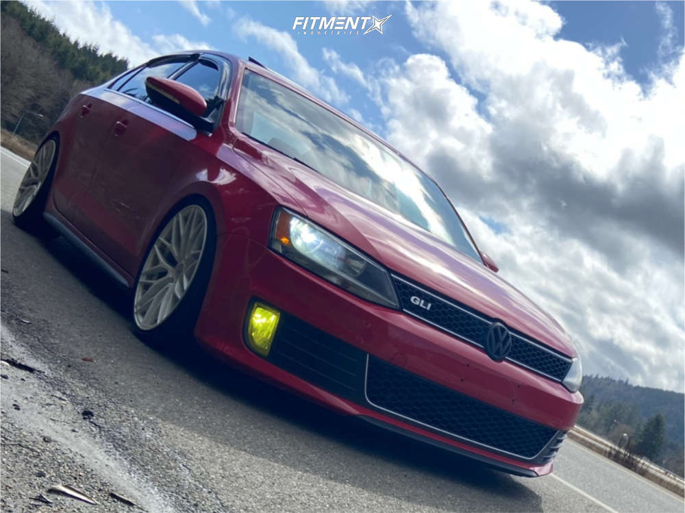 2013 Volkswagen Jetta GLI with 18x8.5 Versus Racing Vs24 and Vercelli ...