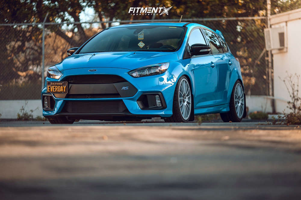 2018 Ford Focus RS with 19x8.5 Fifteen52 Podium and Falken 235x35 on ...