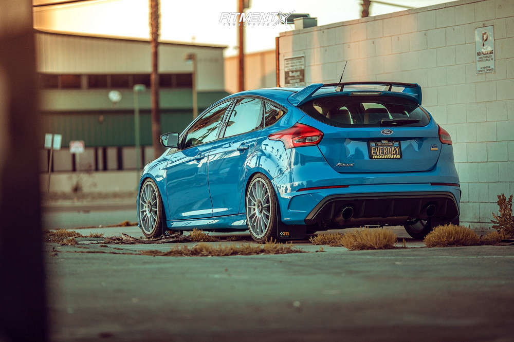 2018 Ford Focus RS with 19x8.5 Fifteen52 Podium and Falken 235x35 on ...