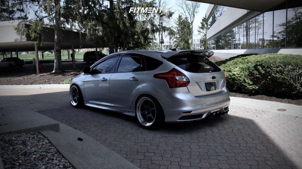 2014 Ford Focus ST with 18x9.5 Kansei Roku and Achilles 215x40 on ...