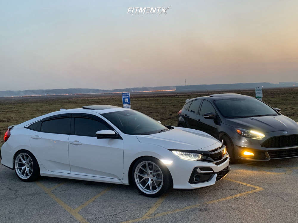 2020 Honda Civic Si with 18x9.5 Aodhan Aff7 and Continental 235x40 on ...