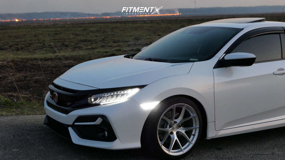2020 Honda Civic Si with 18x9.5 Aodhan Aff7 and Continental 235x40 on ...