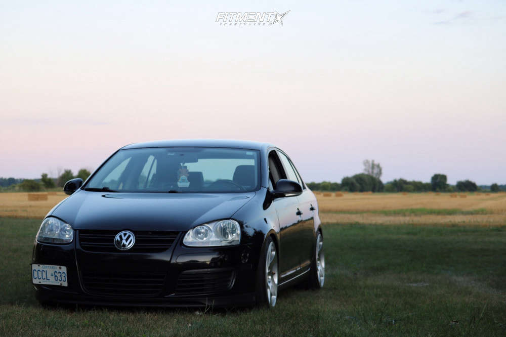 2008 Volkswagen Jetta 2.5 with 18x8.5 Rotiform Tmb and Firestone 215x40 ...