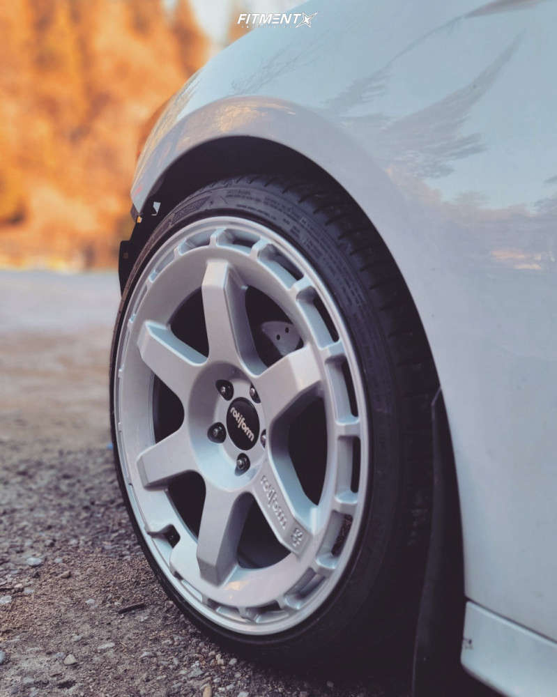 2015 Ford Focus SE with 19x8.5 Rotiform Kb1 and Falken 225x35 on ...