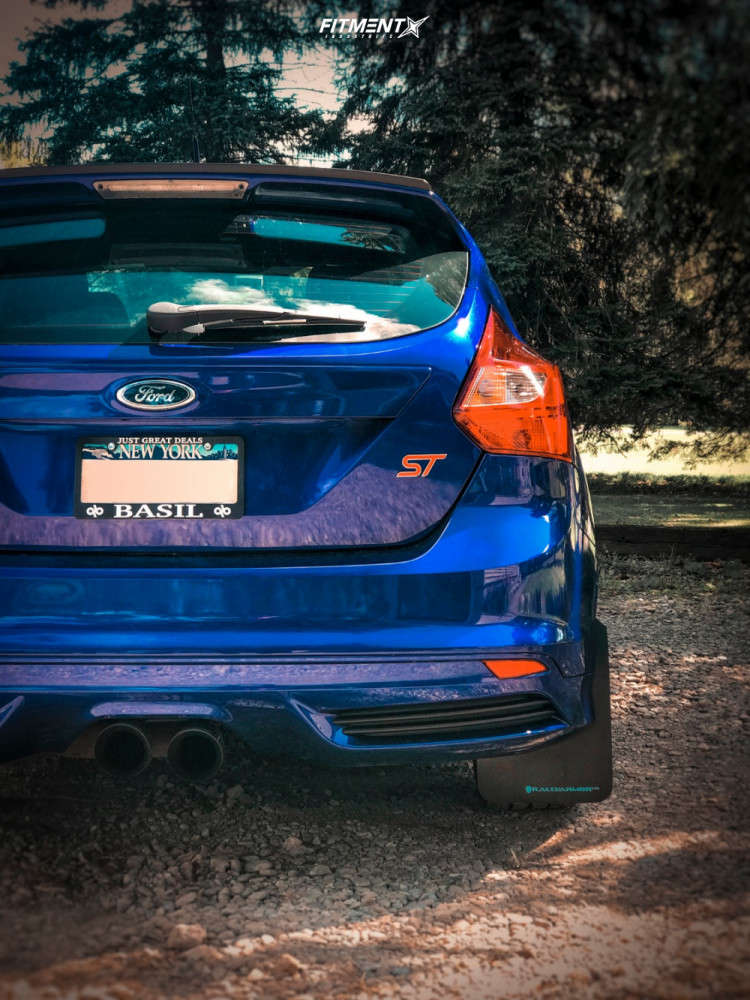 2014 Ford Focus ST with 18x8.5 Fifteen52 Tarmac and Firestone 245x40 on ...