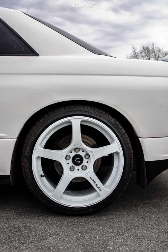 1992 Nissan Skyline R32 Base with 18x9 Cosmis Racing N5r and GT Radial ...