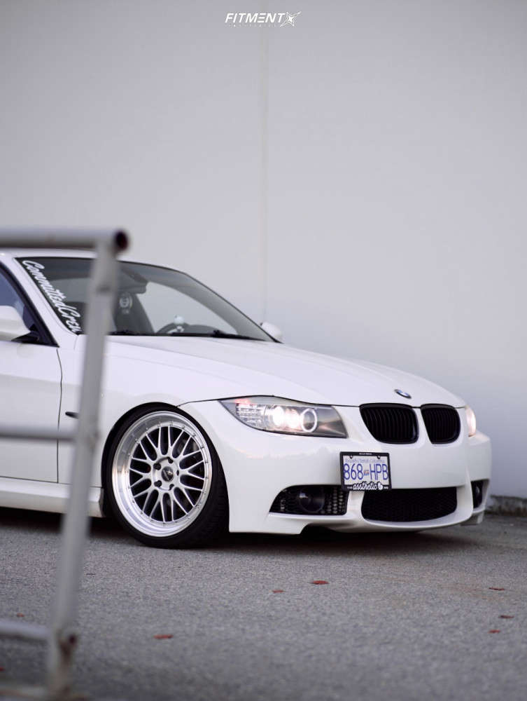 2009 BMW 3 Series Base with 19x9 ESR Sr05 and Michelin 225x35 on ...