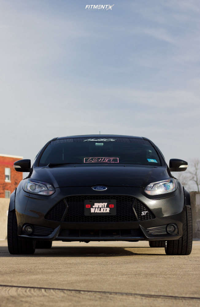 2014 Ford Focus ST with 18x9.5 ESR Sr01 and Achilles 255x35 on Stock ...