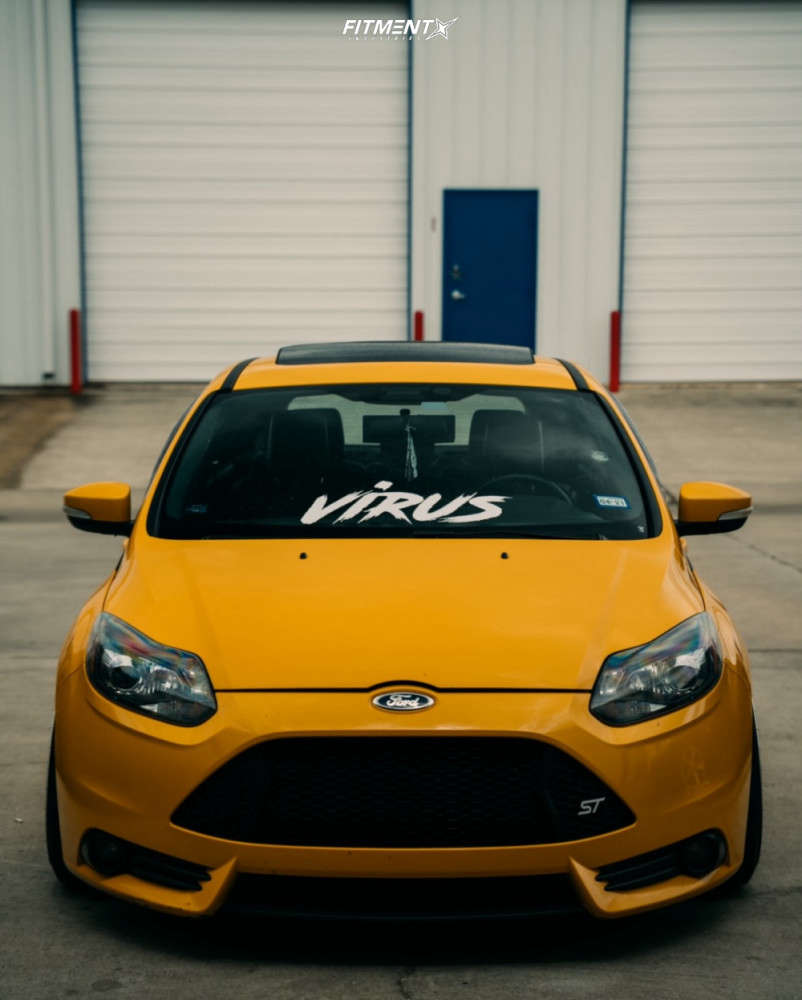 2013 Ford Focus ST with 18x9.5 ESR Cs12 and Kumho 225x40 on Coilovers ...