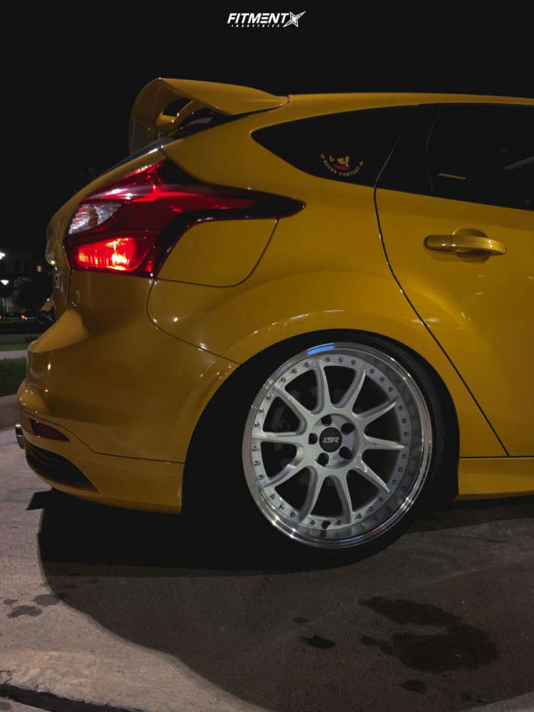 2013 Ford Focus ST with 18x9.5 ESR Cs12 and Kumho 225x40 on Coilovers ...