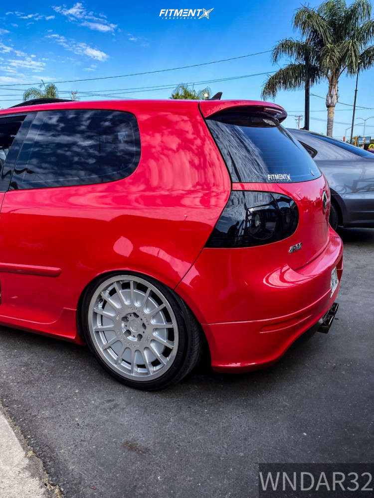 2008 Volkswagen R32 Base with 18x8.5 3SDM 0.66 and Toyo Tires 225x40 on ...