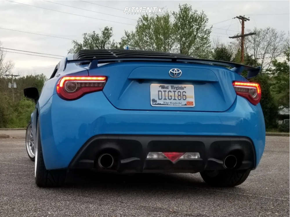 2020 Toyota 86 GT with 18x8.5 F1R F21 and Nitto 235x40 on Coilovers ...