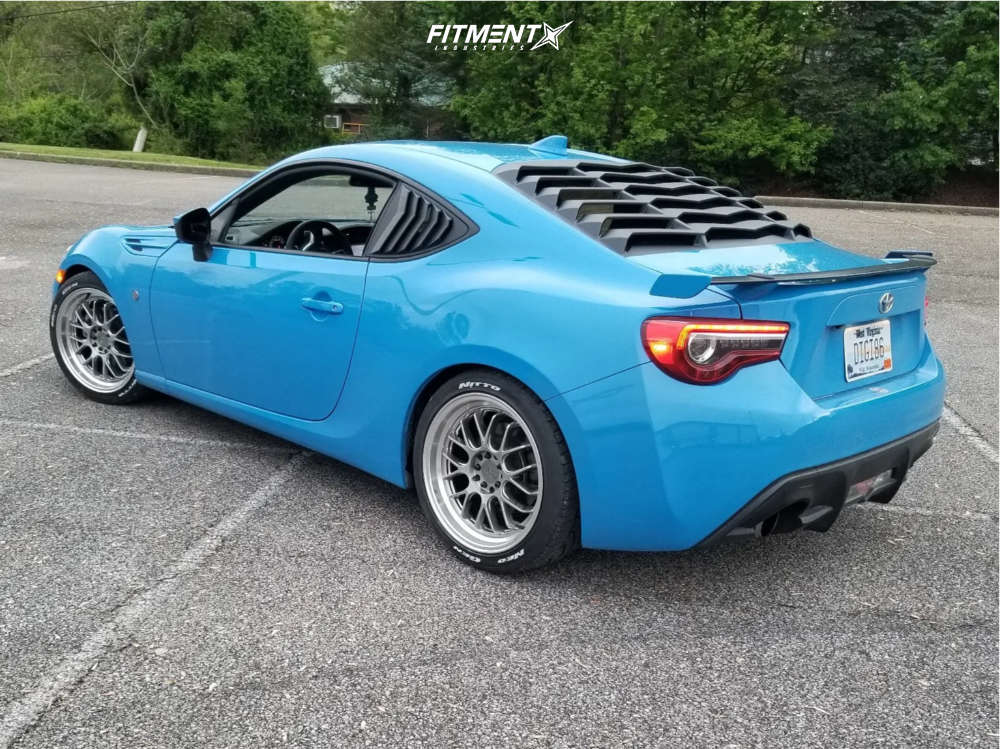 2020 Toyota 86 GT with 18x8.5 F1R F21 and Nitto 235x40 on Coilovers ...