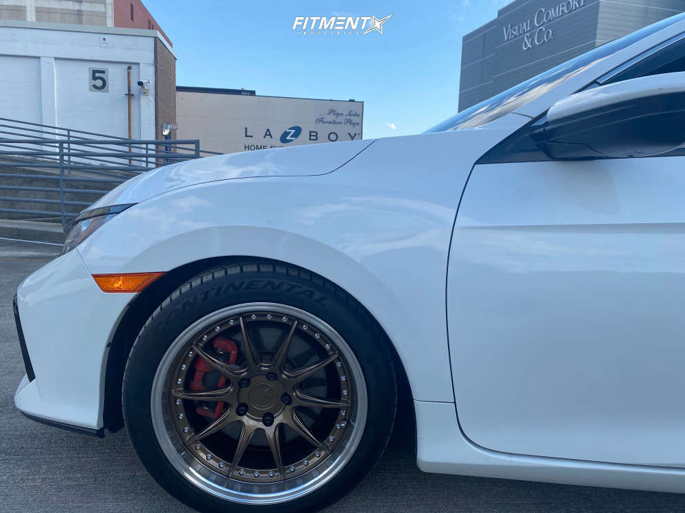 2019 Honda Civic Si with 18x8.5 Aodhan DS07 and Continental 245x40 on ...