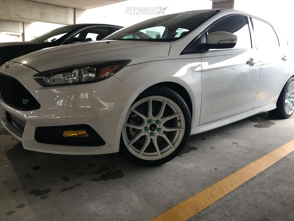 2017 Ford Focus ST with 18x8.5 Option Lab R716 and Continental 235x40 ...