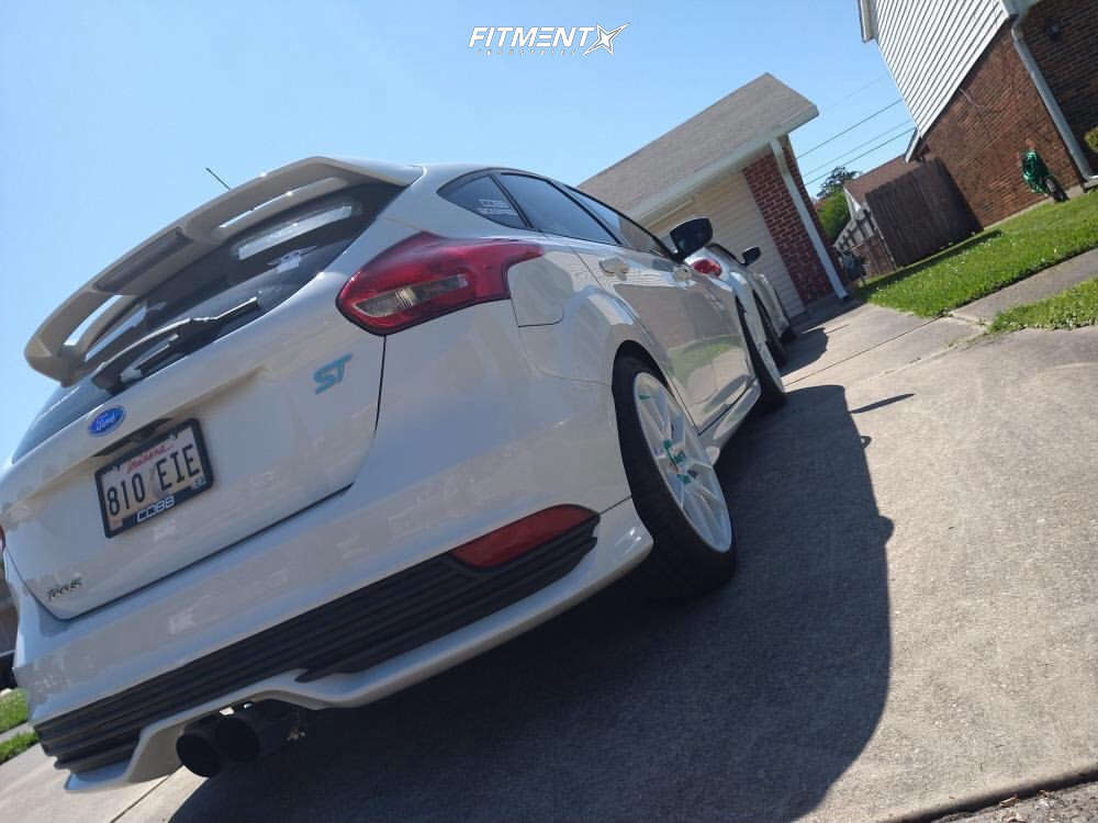 2017 Ford Focus ST with 18x8.5 Option Lab R716 and Continental 235x40 ...