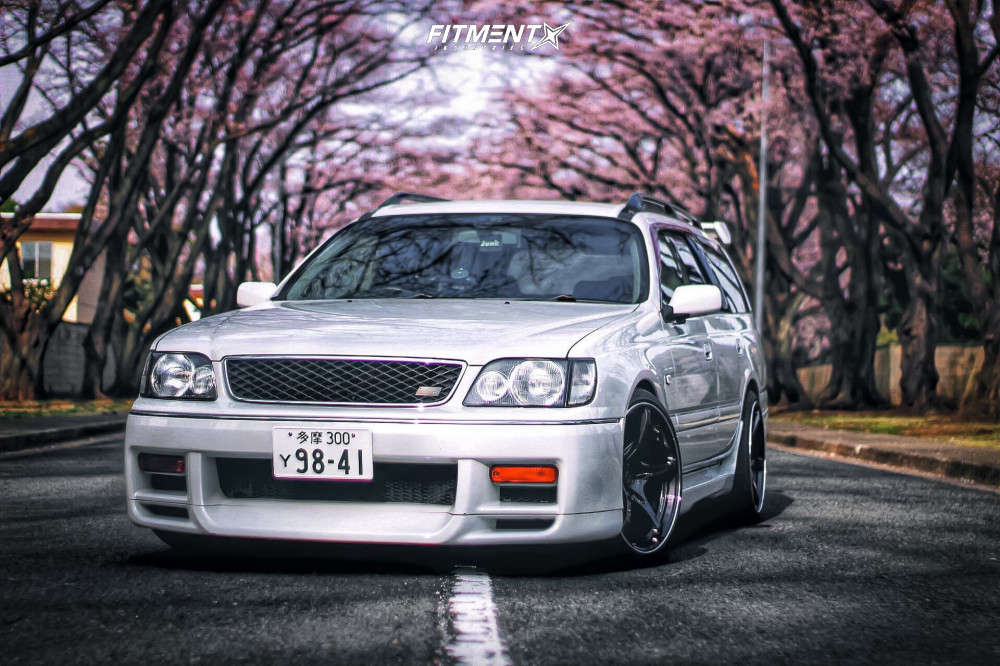 1998 Nissan Skyline R33 Base with 19x10.5 Rays Engineering G50 and ...