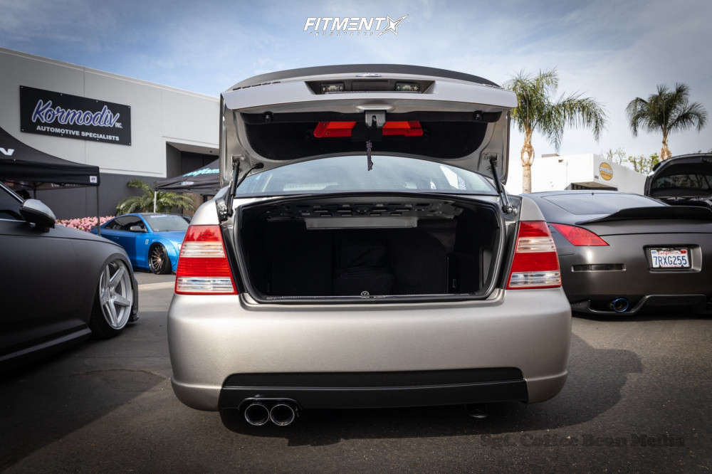 2004 Volkswagen Jetta GLI with 18x9 Avant Garde M540 and Accelera ...
