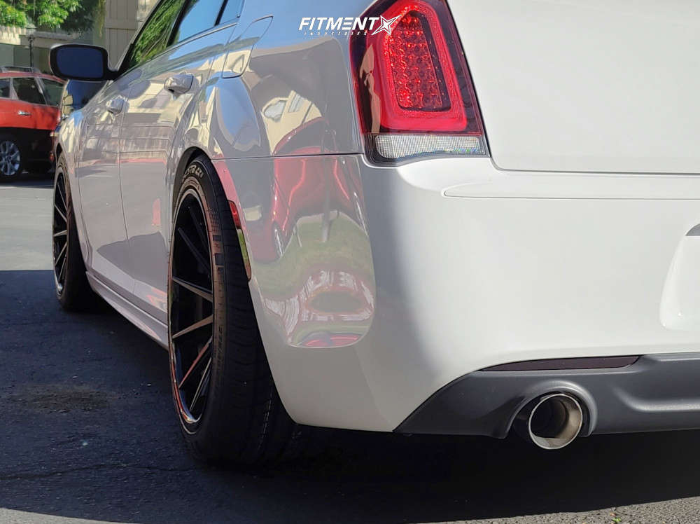 2018 Chrysler 300 S with 20x9 Ferrada FR4 and Kumho 245x45 on Coilovers ...